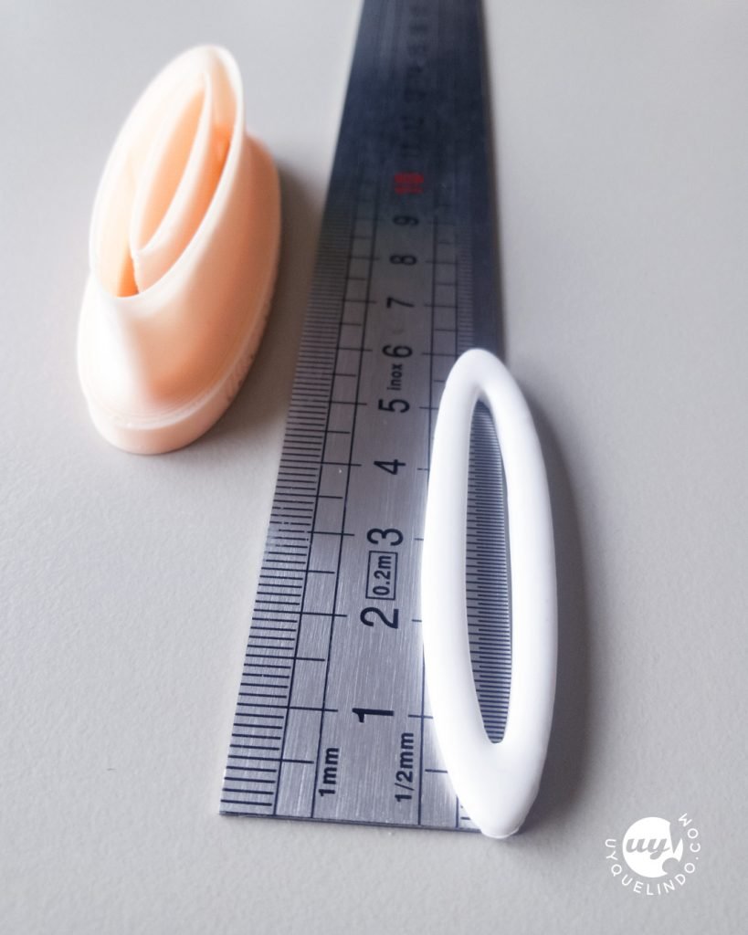 Narrow link cutter for polymer clay, in 2 sizes - Oops how cute!